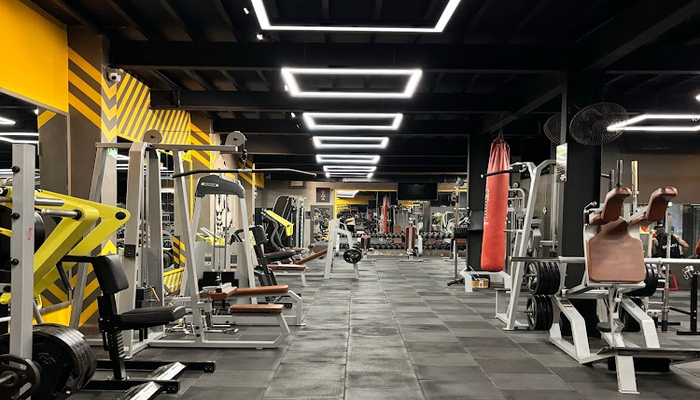 Power Zone Gym And Fitness Center Borivali West in Mumbai | FITPASS